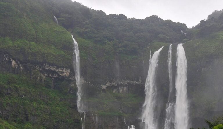 Exploring the Exquisite Waterfalls of Maharashtra