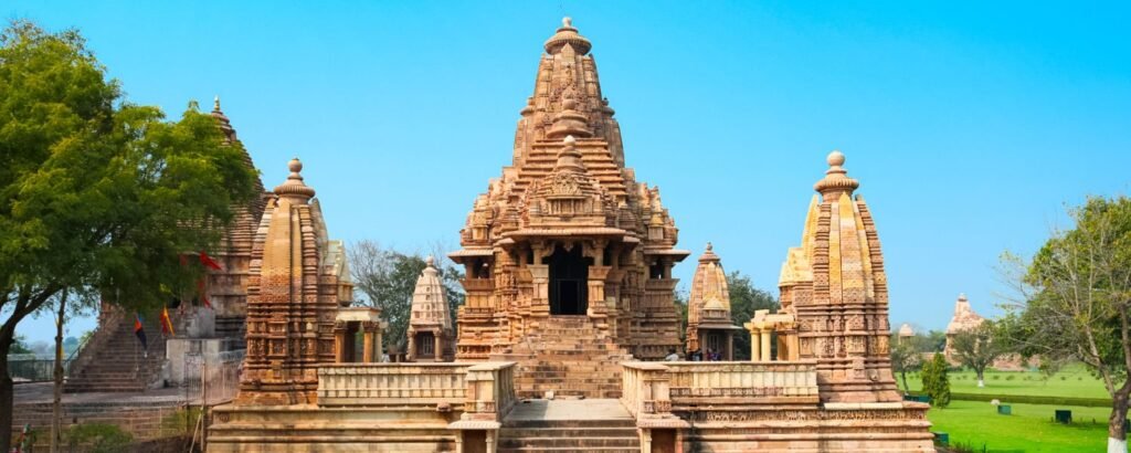 Journey to the 29 Unique Architecture of India