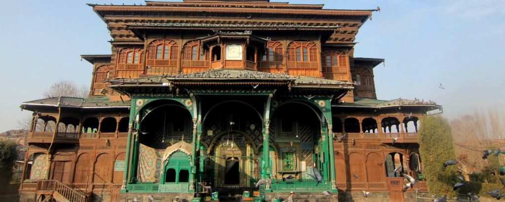 Journey to the 29 Unique Architecture of India