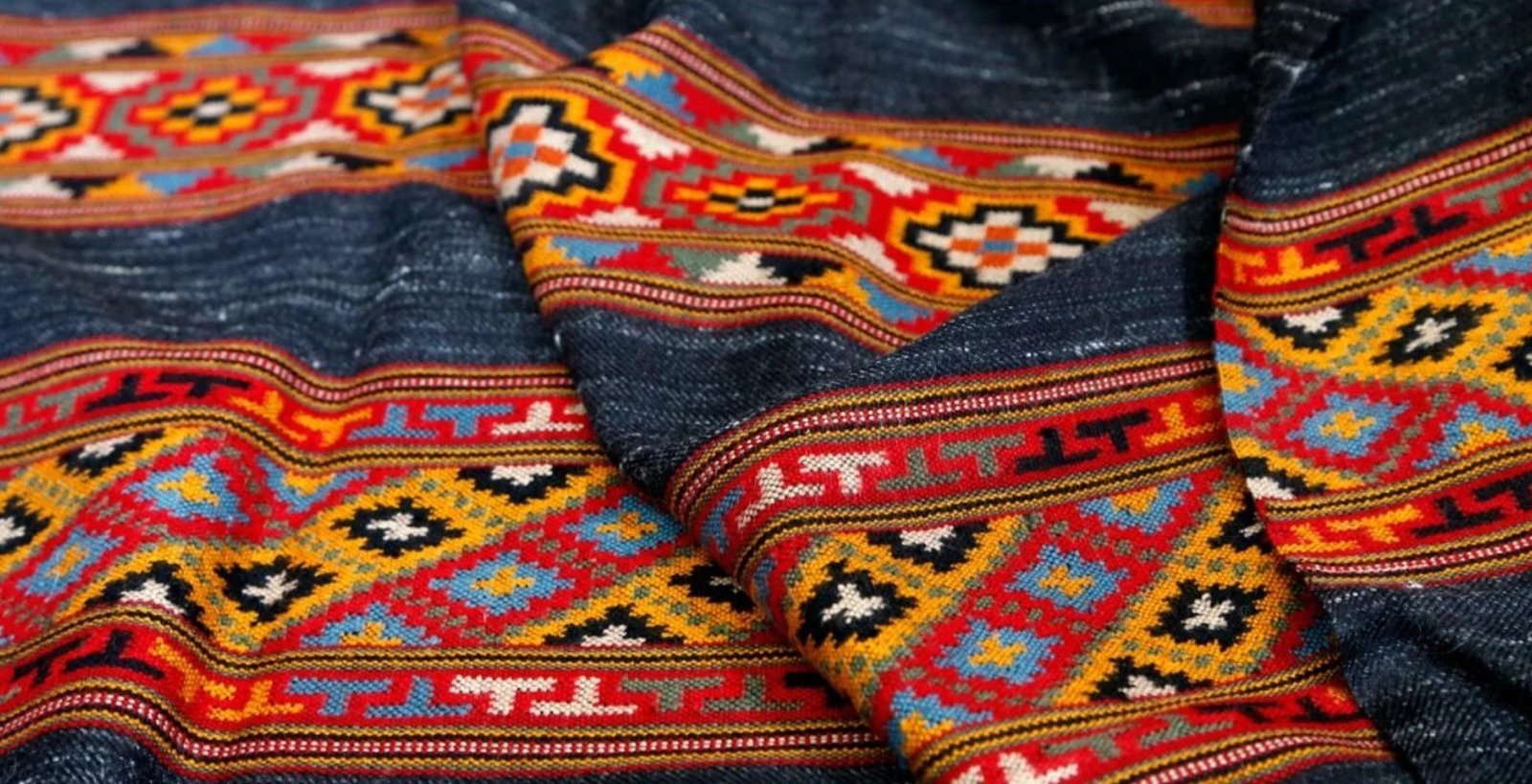 From Loom to Wardrobe The Artistry of Kullu Shawls